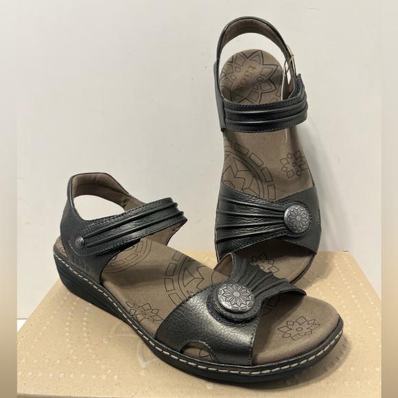 Taos Footwear | Shoes | Taos Escape Comfort Leather Pewter Adjustable ...